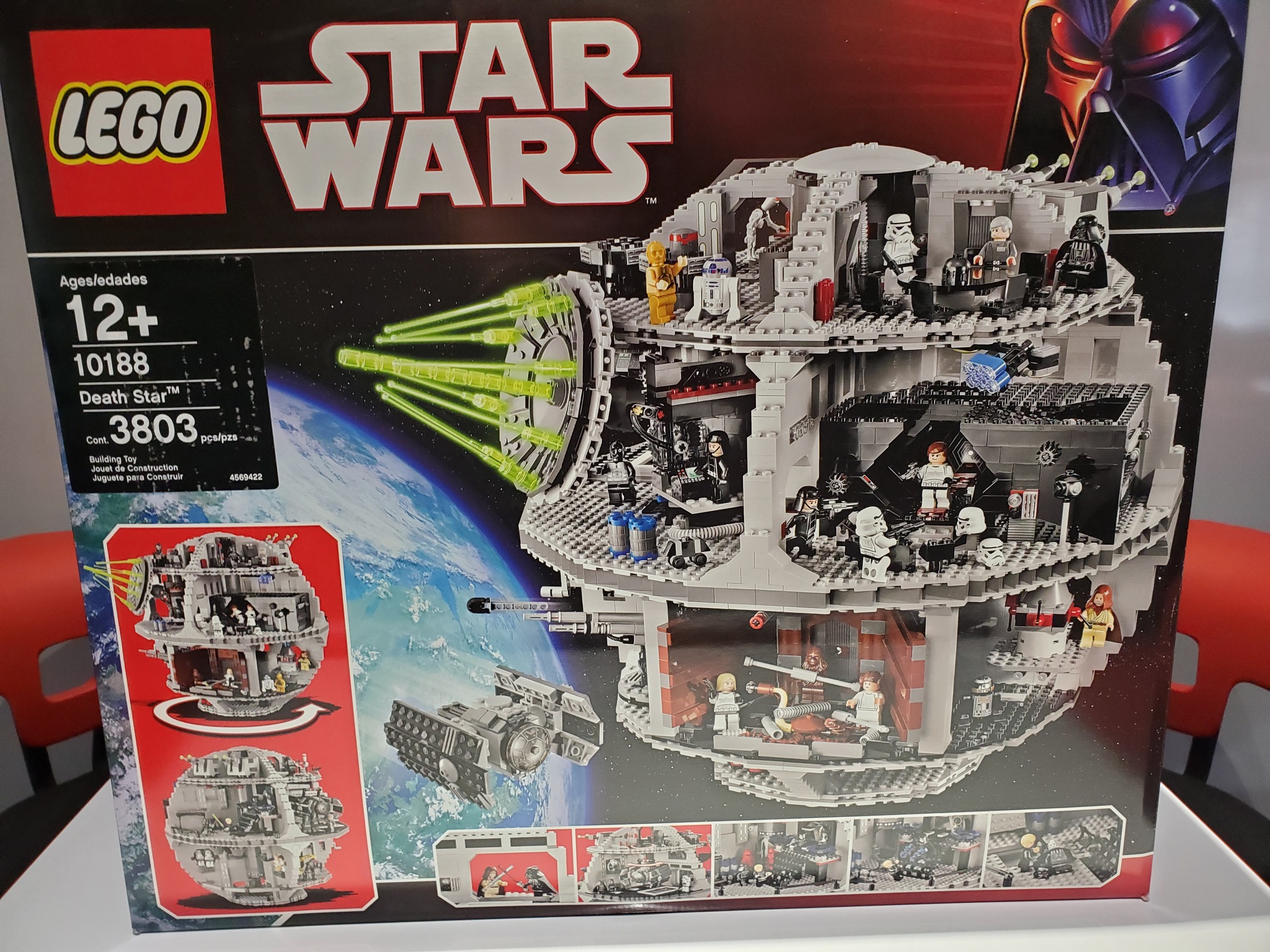 Why the LEGO Star Wars Theme is So Popular | brickLAB